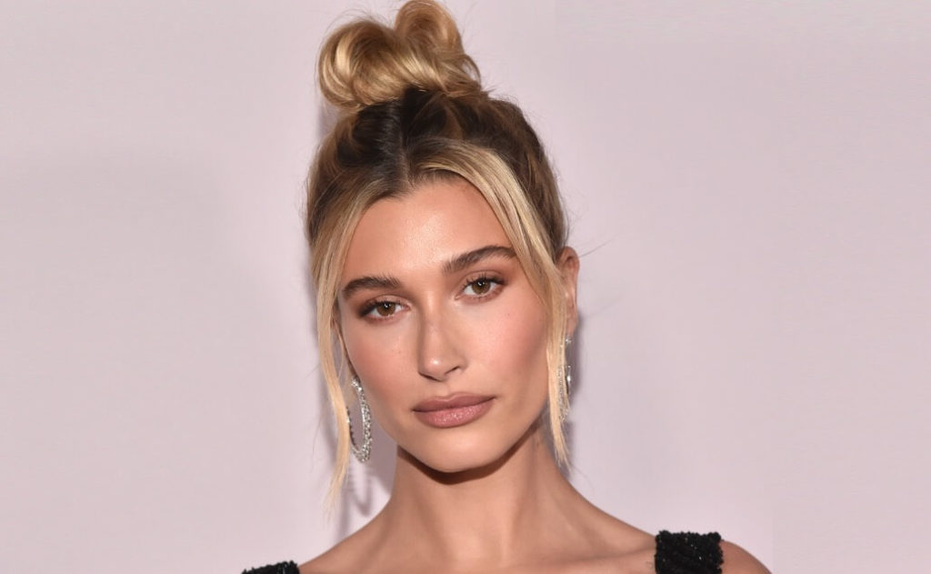 How To Do A Topknot: 3 Easy Steps To Mastering The Look | Blog | HUDA ...